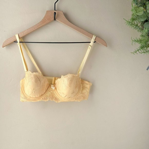 Vintage | Intimates & Sleepwear | Vintage Pastel Yellow With Leaves ...